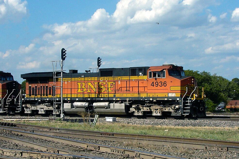 BNSF 4936